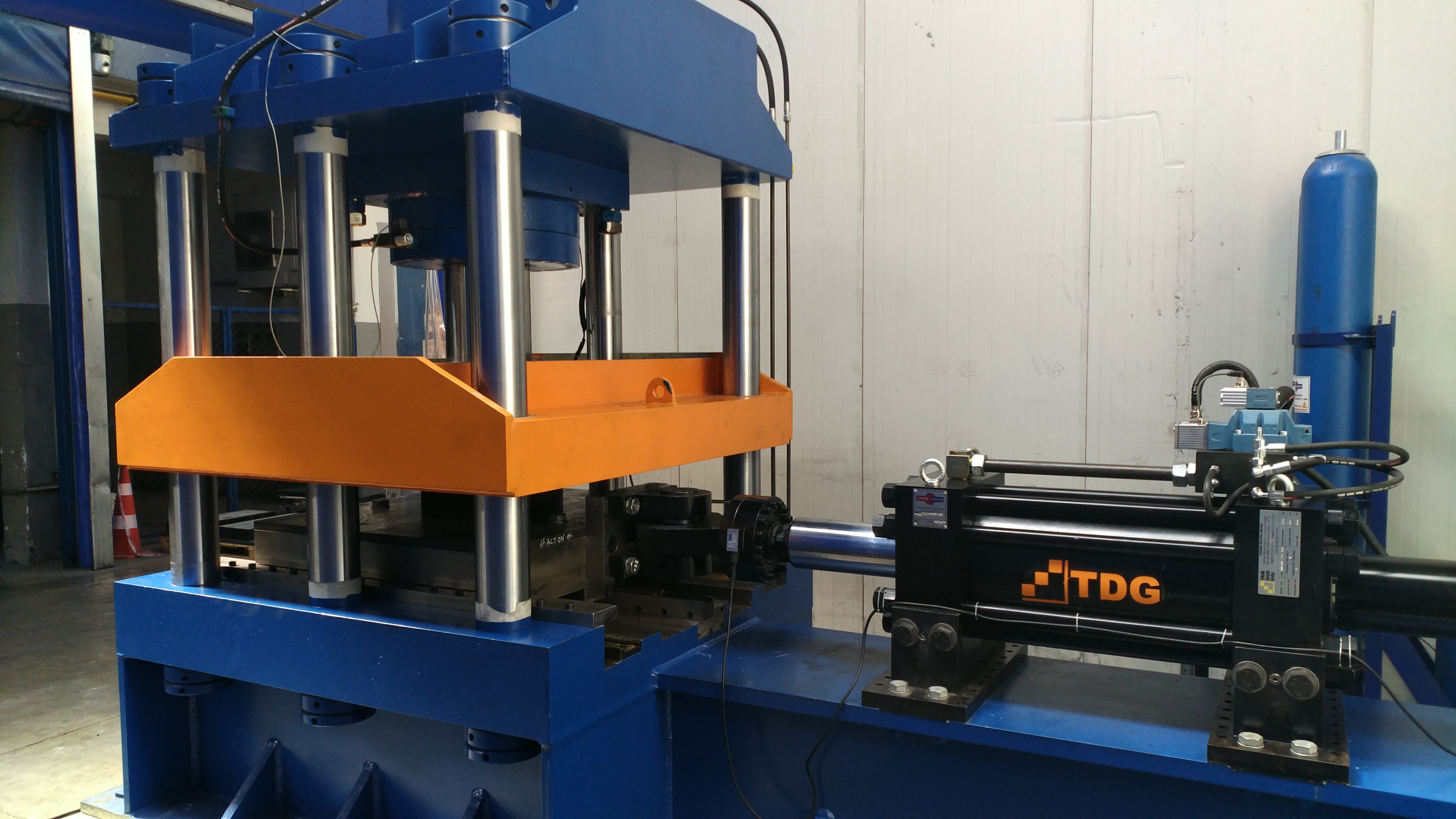 SEISMIC ISOLATOR TEST MACHINES | TDG